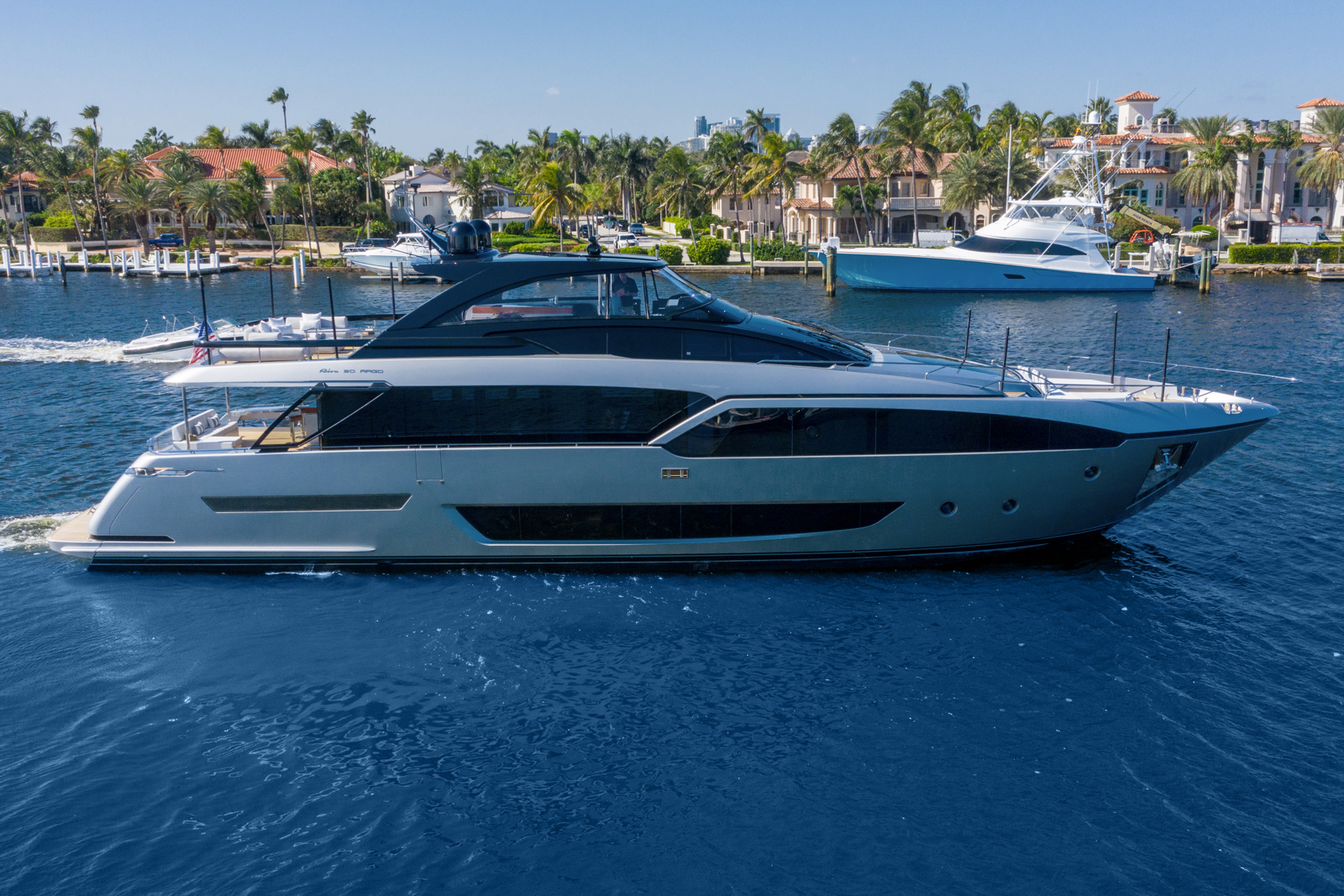 New Riva 88 Miami Yacht – World’s First Power-Convertible Motor Yacht ...